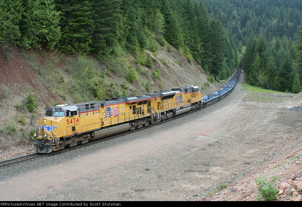 UP 5474 on a Baretable